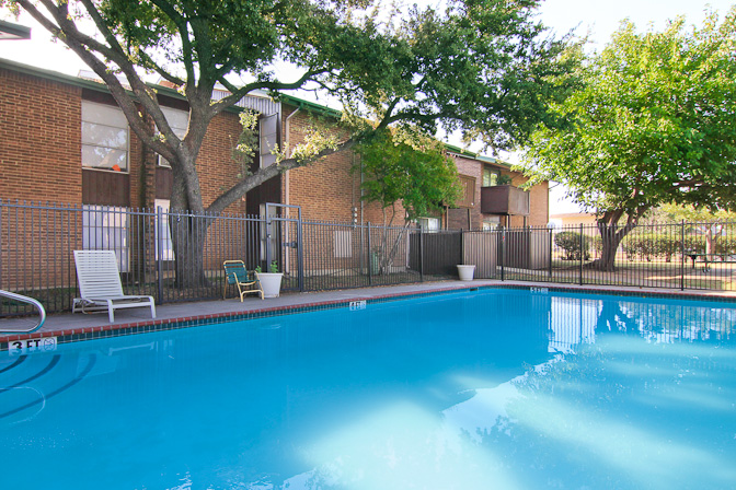 Villas Del Rey - Fluellen-Hoover Multifamily Group
