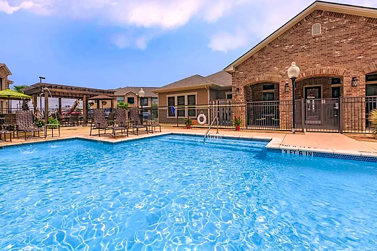 Brownstone - Fluellen-Hoover Multifamily Group